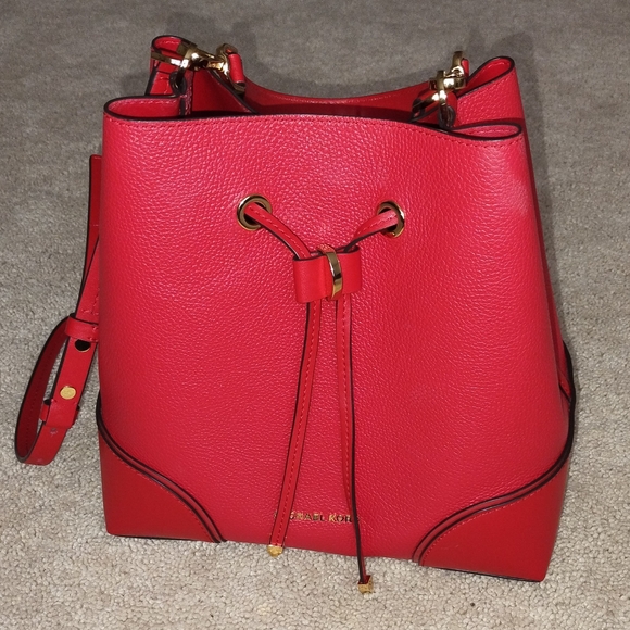 Michael Kors | Bags | Michael Kors Mercer Gallery Red Bucket Bag Used ...